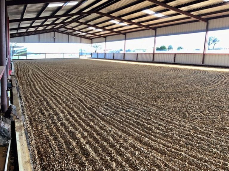 Using Equestrian Rubber Chippings as Rubber for Horse Arenas