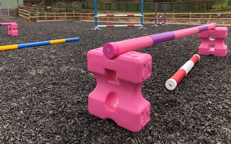 Using Equestrian Rubber Chippings as Rubber for Horse Arenas