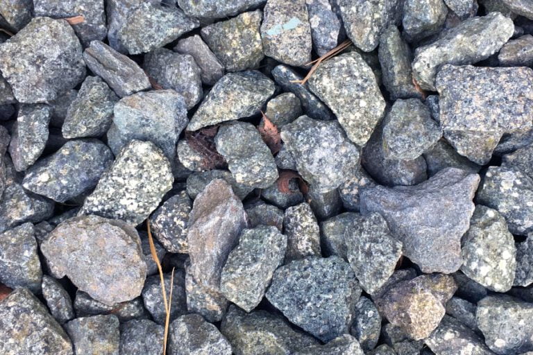Blue Granite Chippings: Versatile Stones for Modern Gardens